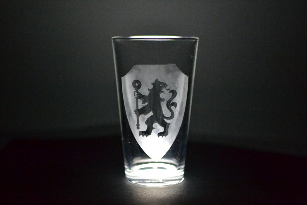 Chelsea Lion on Shield, Chelsea FC Pint Glass, Etched by Hand - Single ...
