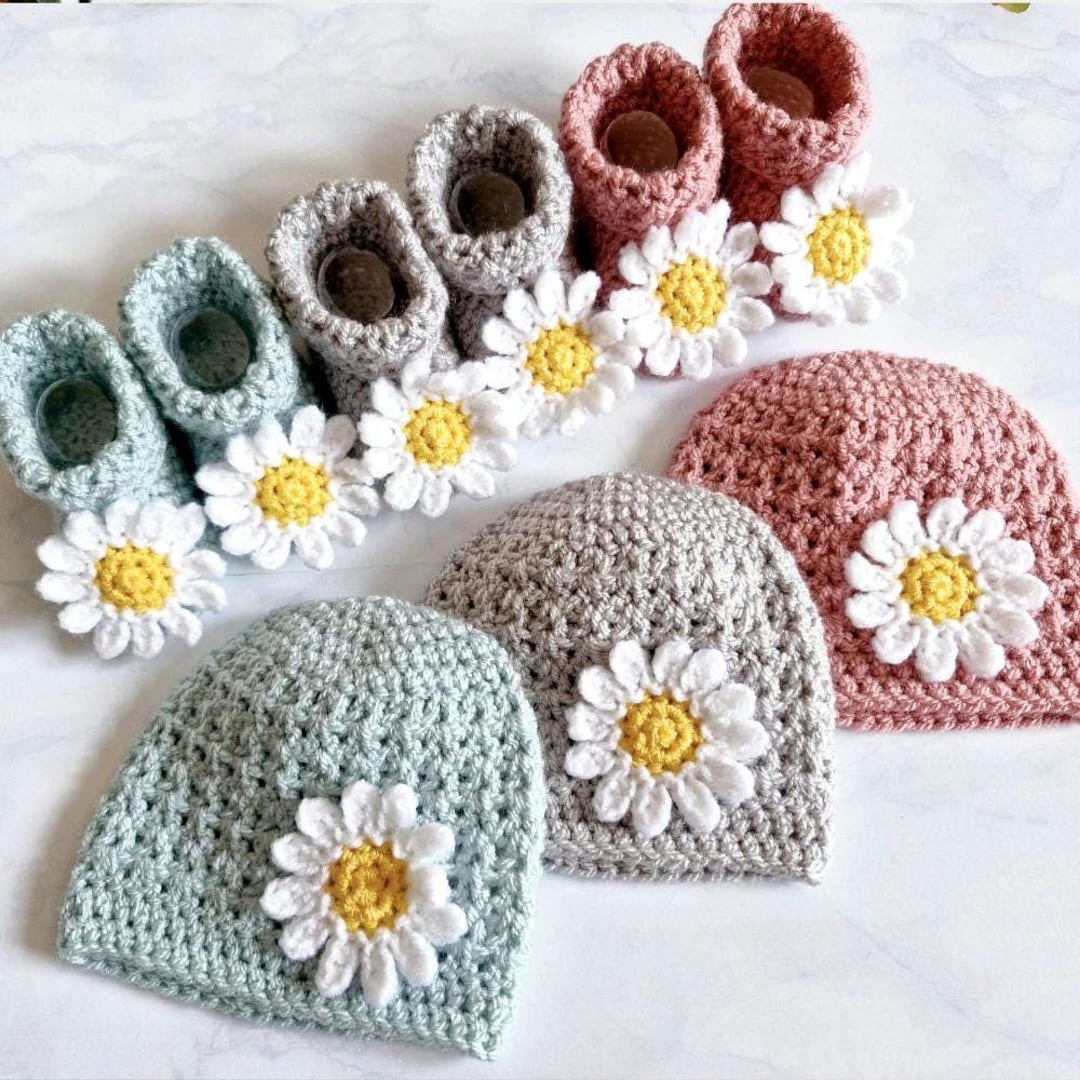 Crochet Baby Set, Daisy Hat and Booties, Newborn Baby Girl Gift Idea ...