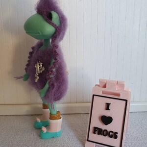 Breastplate and Hat Outfit for Wonder Frog - Etsy