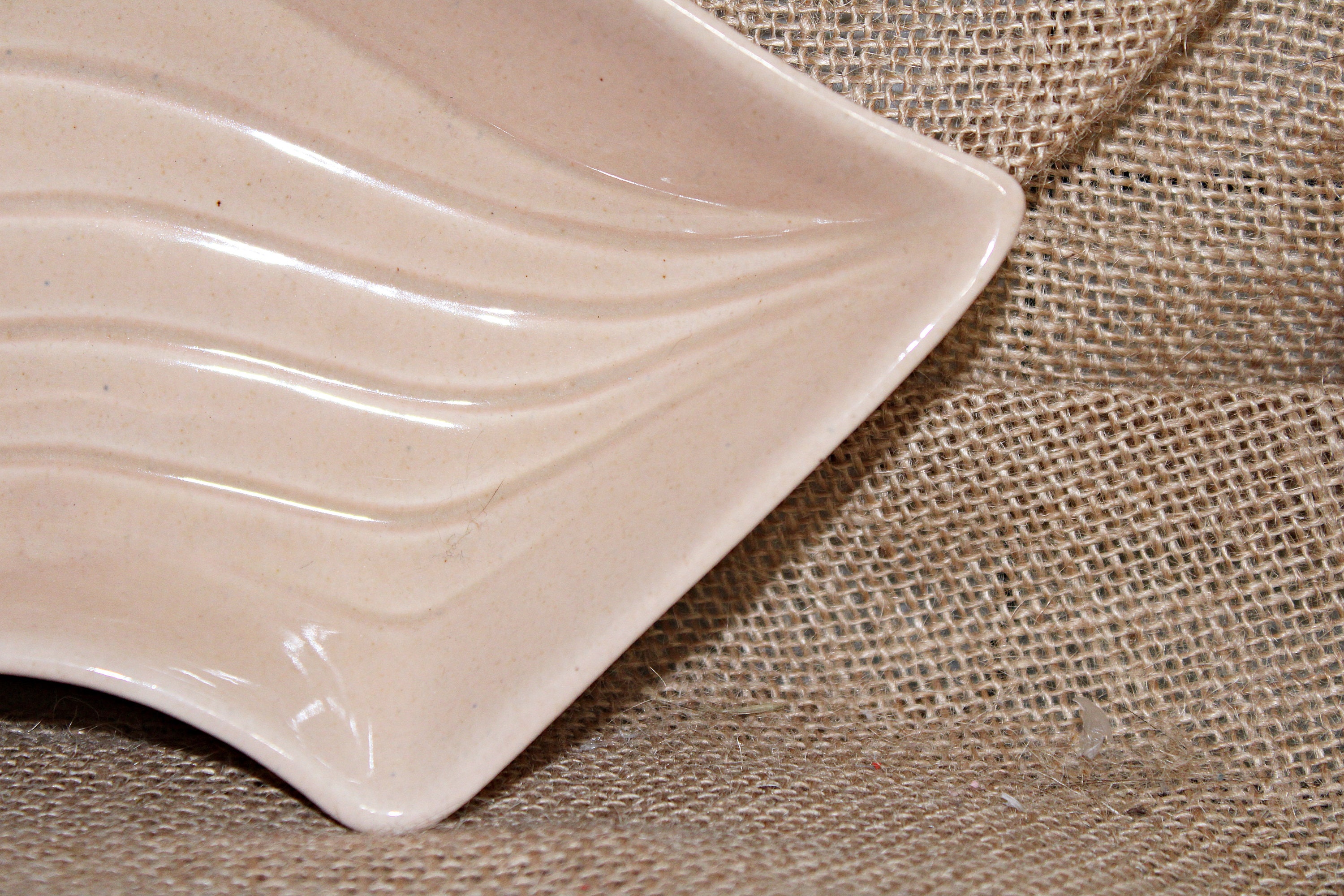 California Pottery Beige Wave Snack Bowl, Calif USA, L34, Chip and Dip ...