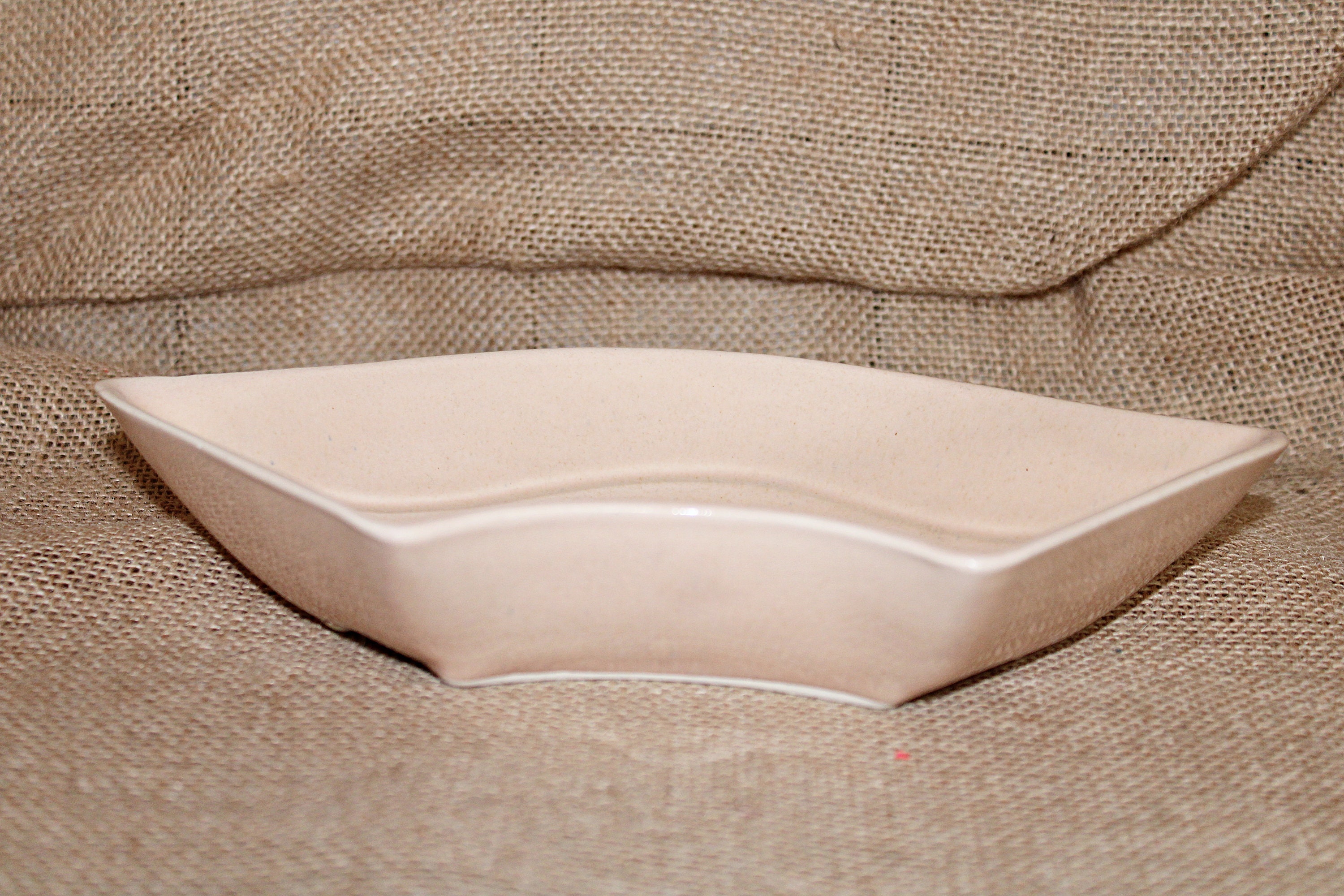 California Pottery Beige Wave Snack Bowl, Calif USA, L34, Chip and Dip ...