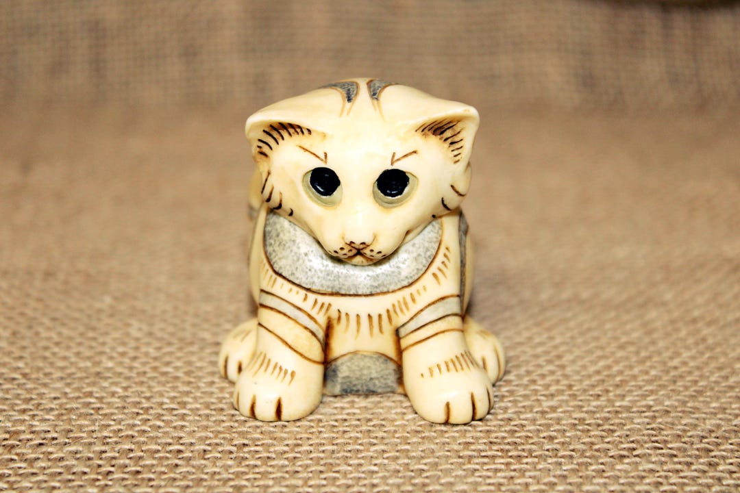 Pot Bellies Juno Tabby Cat Figurine, Mouse Inside, Beige, Tan, Gray ...