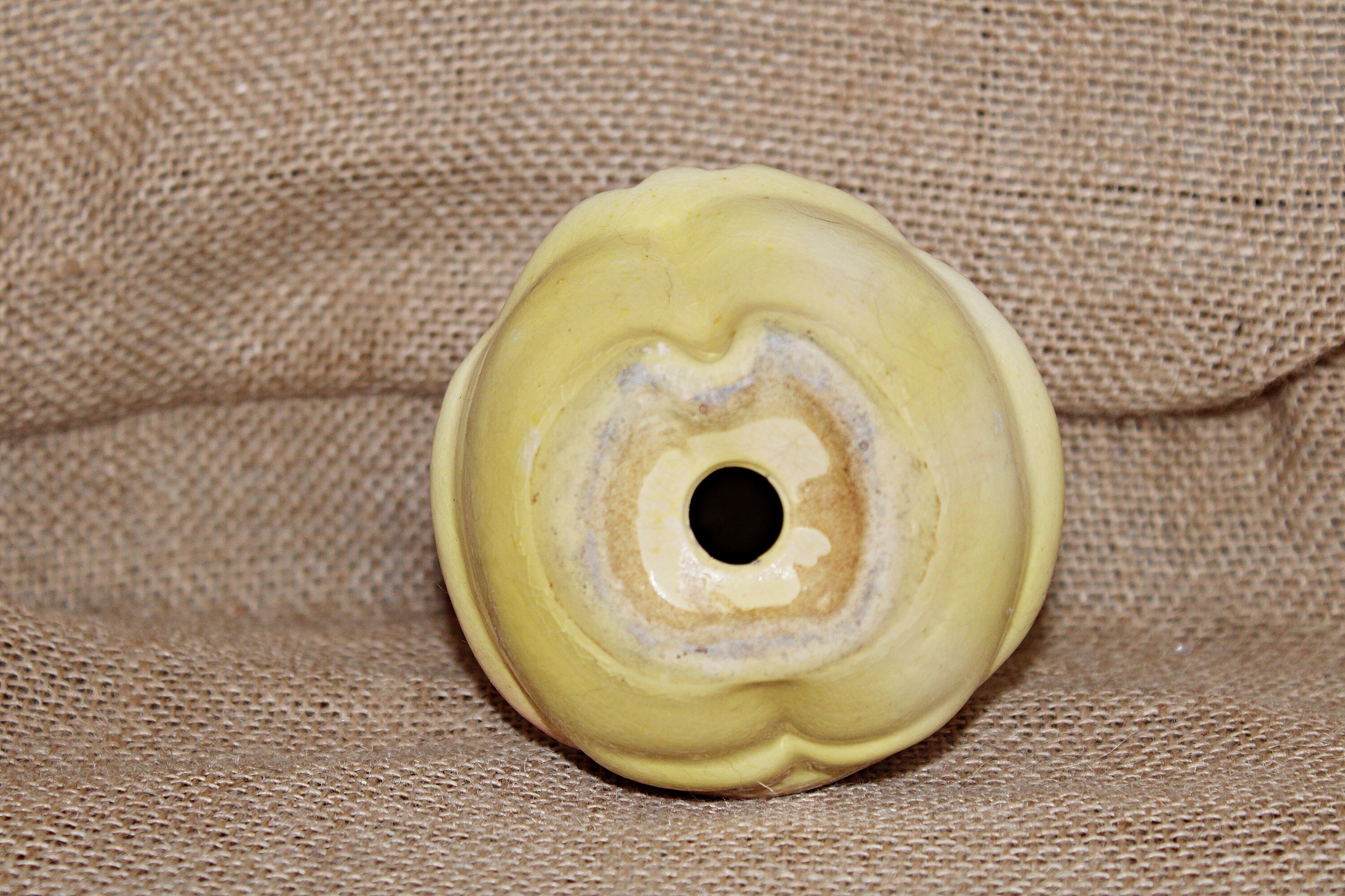 Blushing Female Pig Sugar Shaker, Yellow and Pink, Dress, Piggy ...