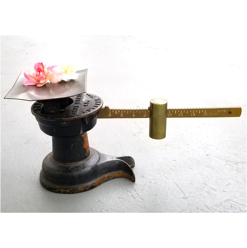 Antique Howe 1 Lb Postal Scale: Cast Iron Fishtail Base - Etsy