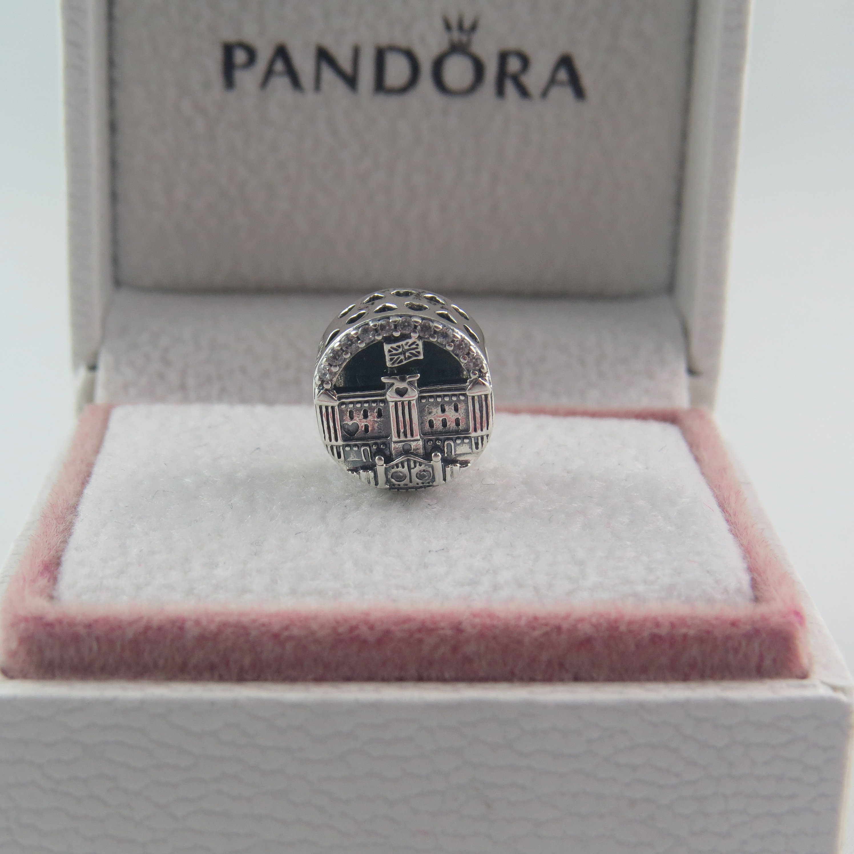 Pandora Exclusivo London Openwork Charm | Etsy