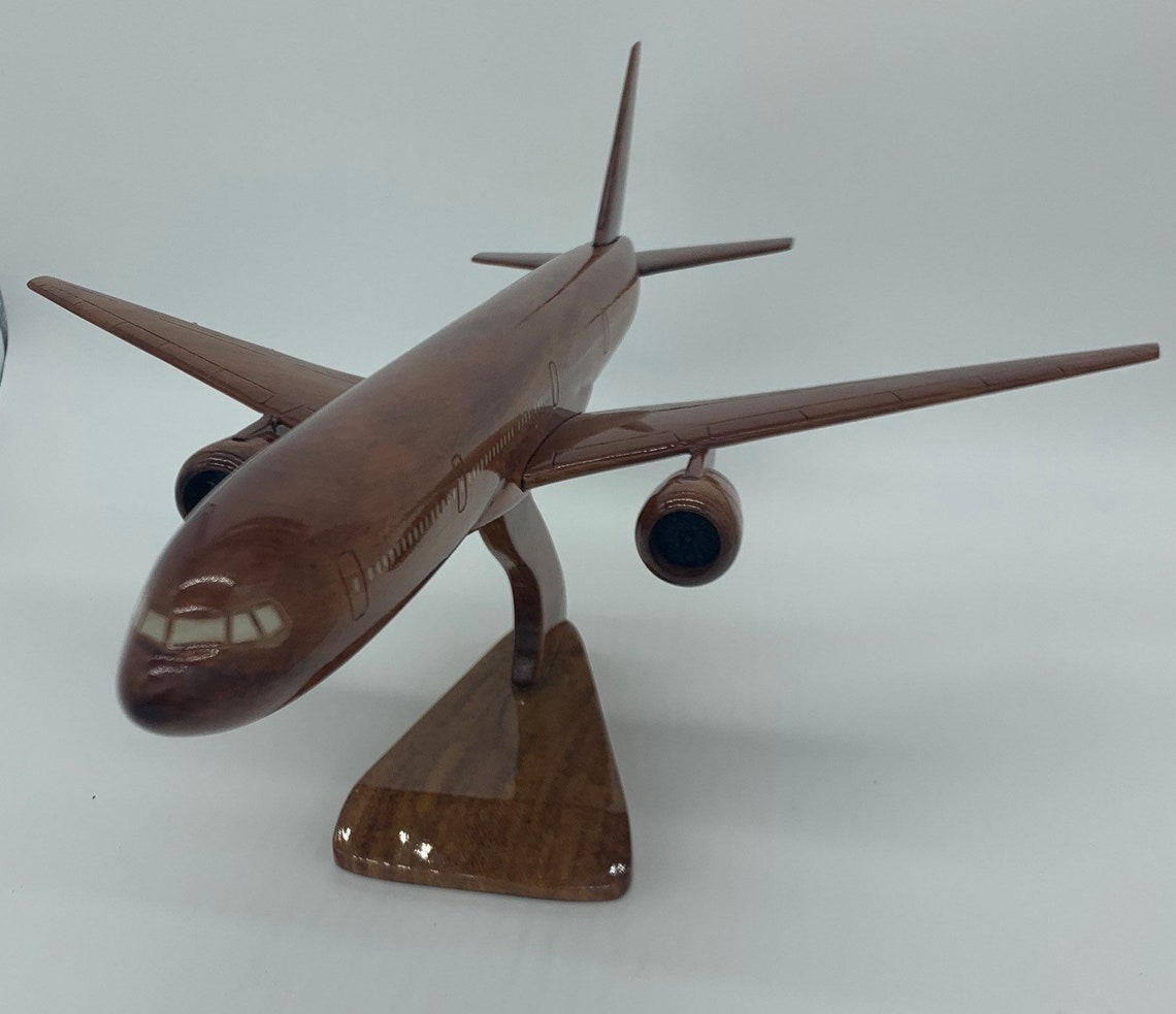 Boeing 777 Wooden Pilot Gift / Triple 7 Plane / Flight - Etsy