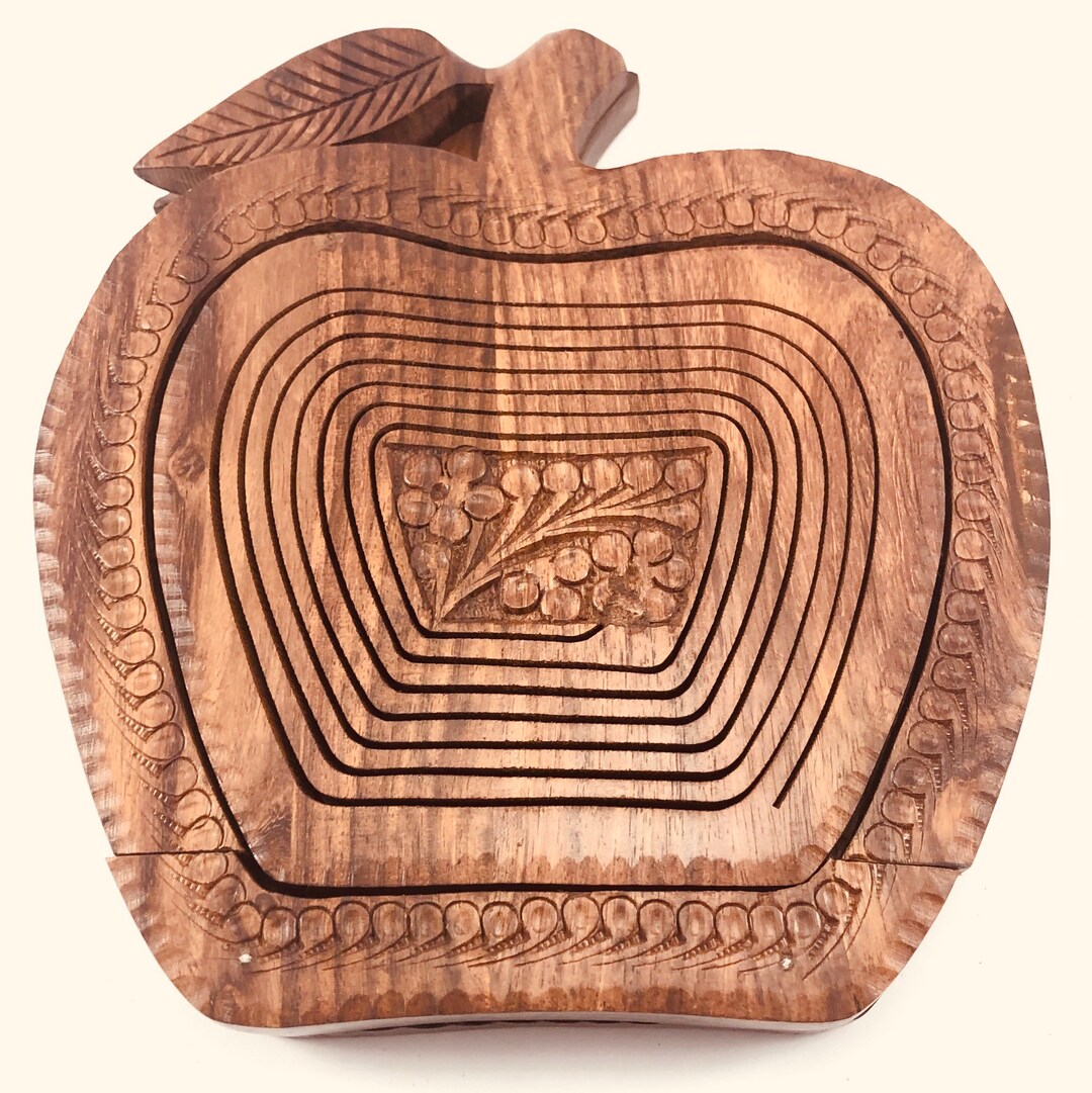 Apple Design Trivet to Basket / Trivet to Basket / Collapsible Baskets ...