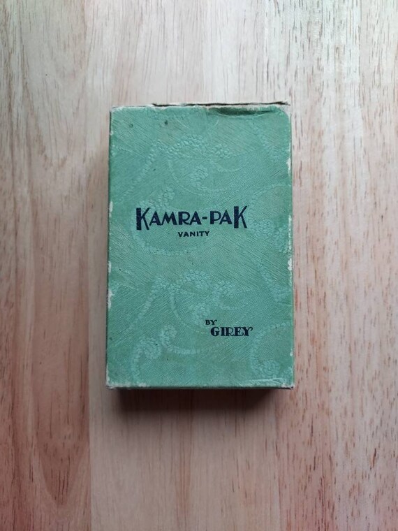 Vintage Compact by Girey, Figural Camera Compact, Gi… - Gem