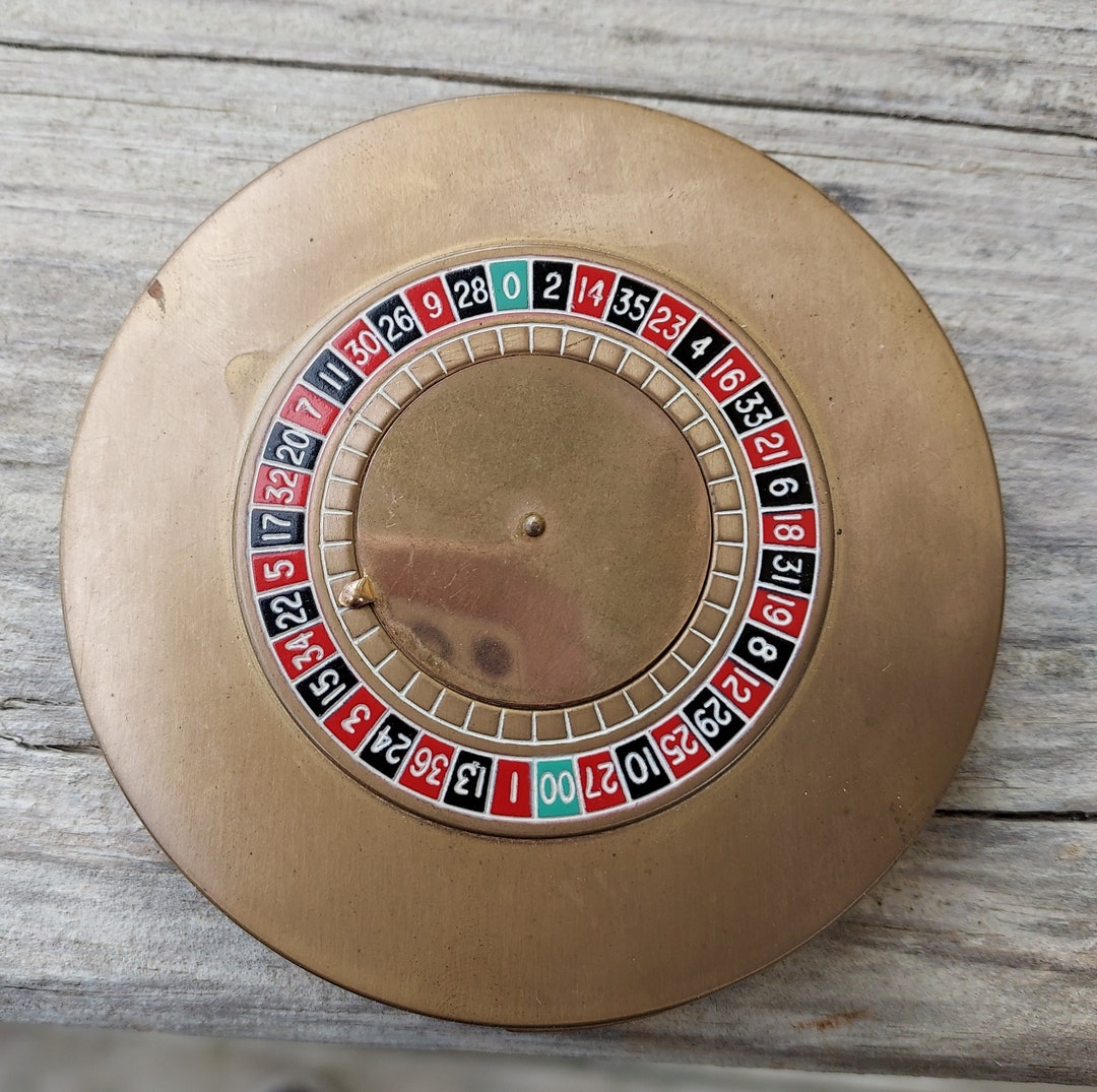 Majestic Powder Compact, Figural Compact, Roulette Wheel Powder Compact ...