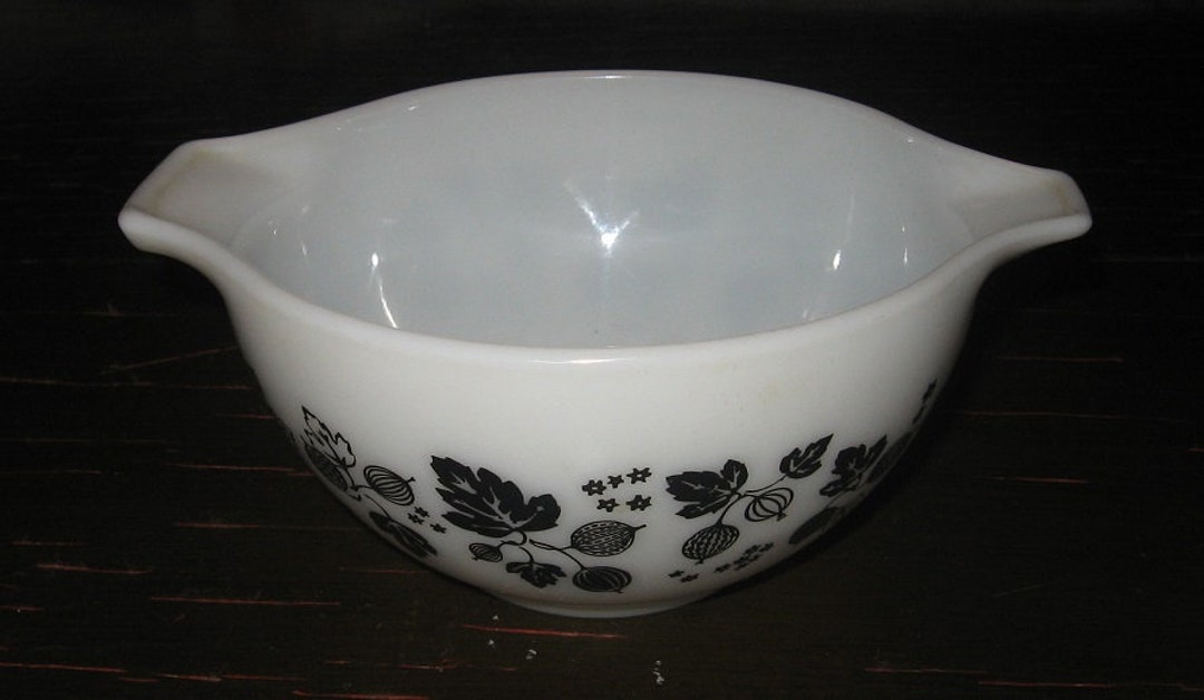 Vintage Pyrex Gooseberry Pattern 1.5 Pt. Cinderella Mixing - Etsy