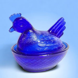 Vintage Small Cobalt Blue Glass Nesting Hen Chicken on Nest Basket ...