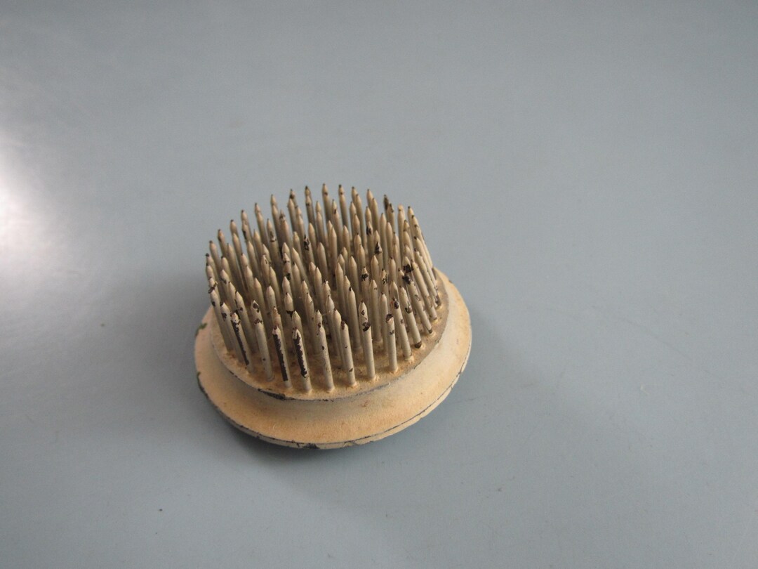 Vintage Metal Flower Pin Frog Florist Free Shipping - Etsy