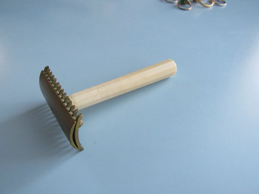 Vintage Conrad Open Comb Safety Razor White Handle Free Shipping - Etsy