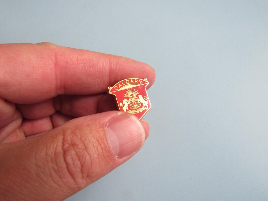 Vintage Calgary Crest Pin Free Shipping - Etsy