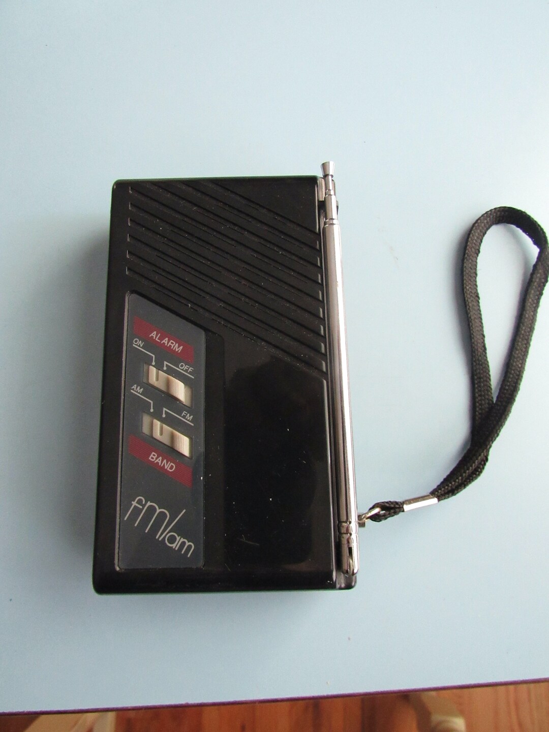 Vintage Cosmo Alarm Clock AM/FM Radio Model No. CR-2508 Free Shipping ...