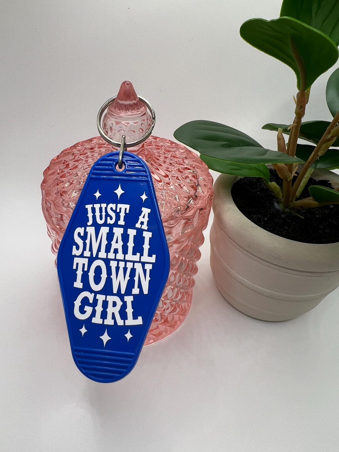 Small Town Girl Motel Keychain: 80s Nostalgia Gift - Etsy