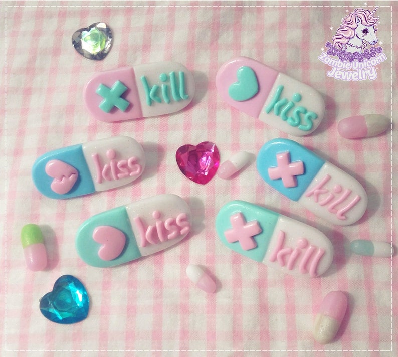 Kiss Me Kill Me Pill Brooch Menhera Yandere Yangire - Etsy