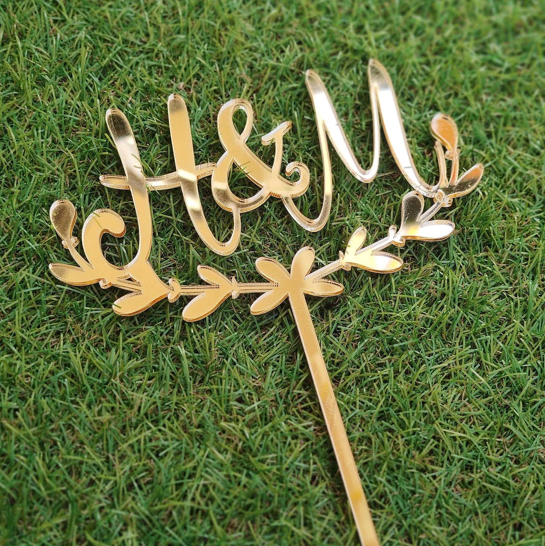 Custom Initial Wedding Cake Topper: Gold or Silver Acrylic Decor - Etsy