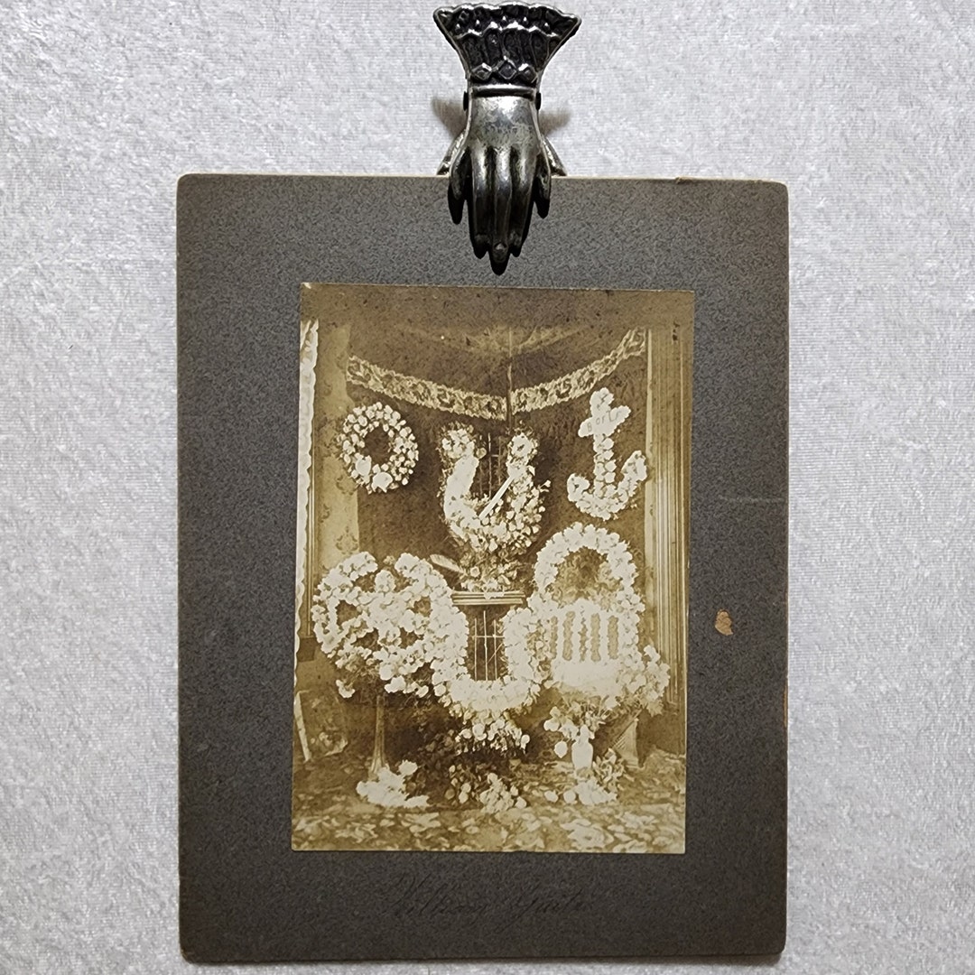 Victorian Era, Mourning. Funeral Floral Arrangements and Wreaths ...