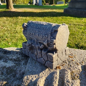 3D Printed Grave Marker! A Duplicate of a Real Life Headstone Shaped Like a Tree Stump or Log ...