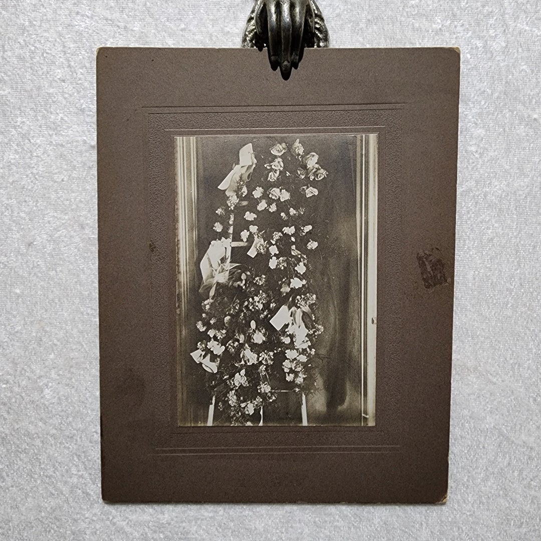 Victorian Era, Mourning Cabinet Card Photo. Funeral Floral Arrangements ...
