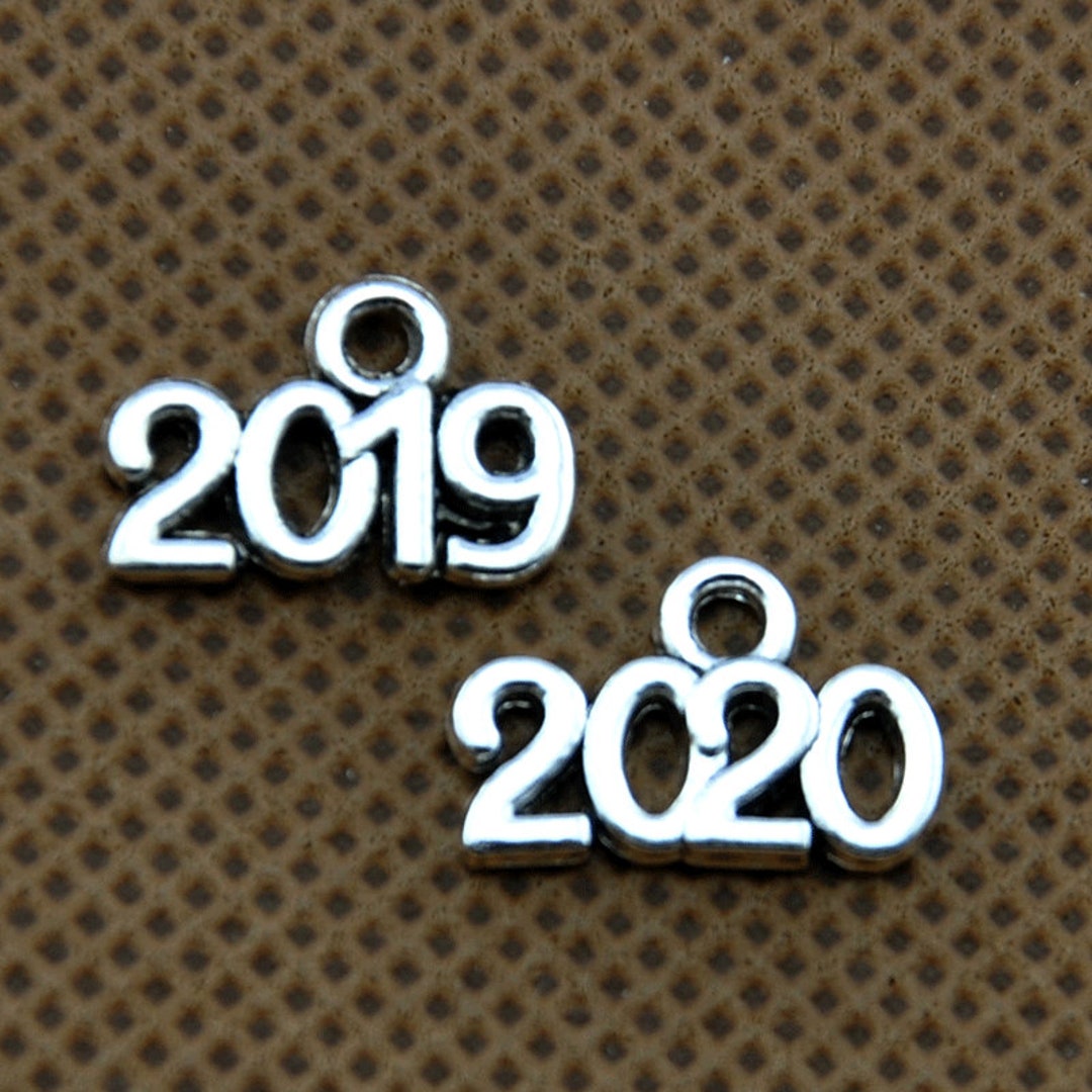 50pcs 2019 /2020 Charms New Year Charms Graduation Bulk Charms Antique ...