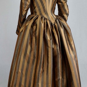 Redingote or Georgian Dress About 1780 Incl. Split-bum, Pockets and ...