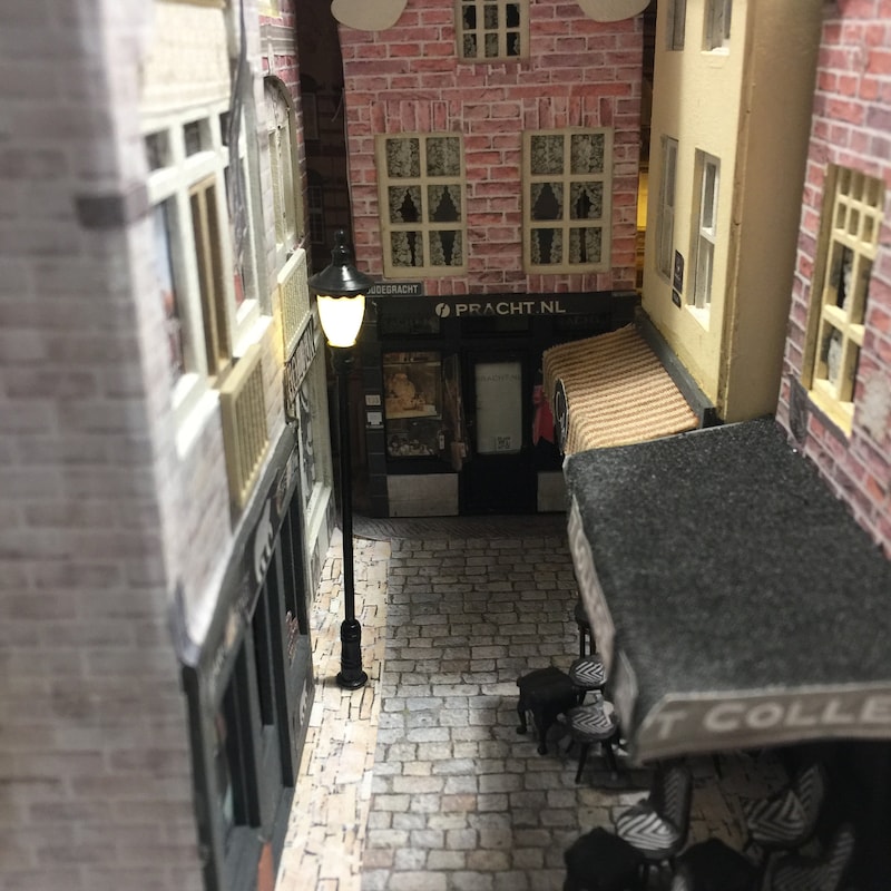 Bookshelf Alley - Etsy