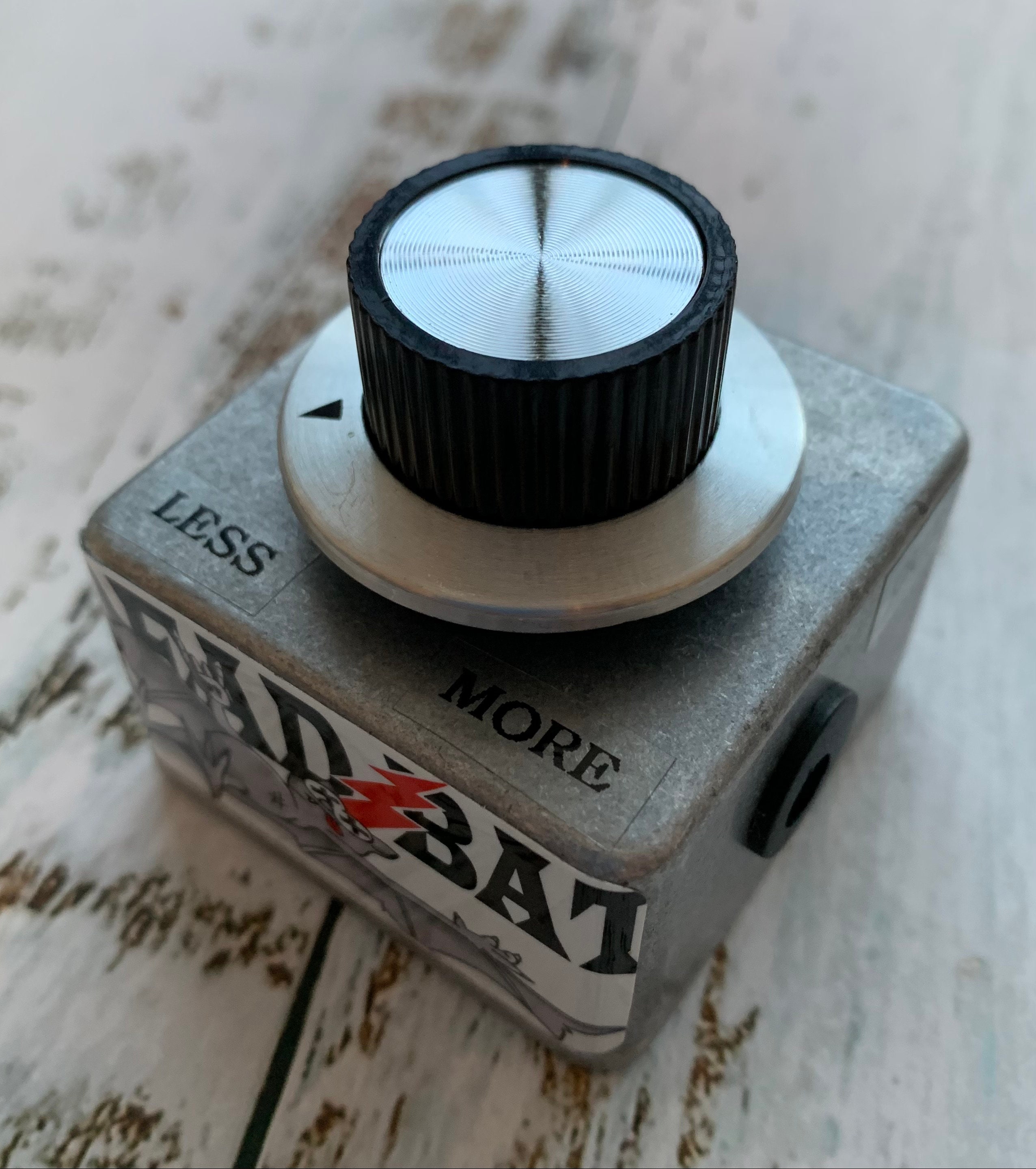 Alchemy Audio "dead Bat" Dying 9 Volt Battery Simulator Guitar Effect ...