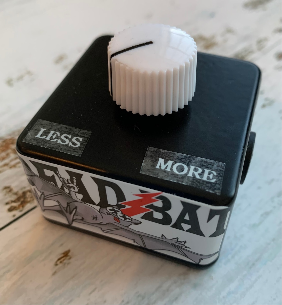 Alchemy Audio "dead Bat" Dying 9 Volt Battery Simulator Guitar Effect ...