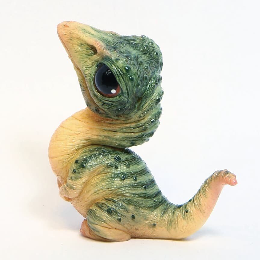 Escultura de resina Baby Compy 216 55cm - Etsy España