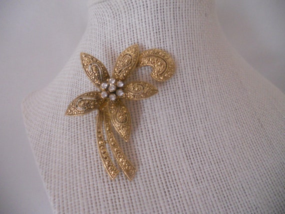 Large 2.5 Inches Gold Metal Flower Brooch With Rhinestones. | Etsy