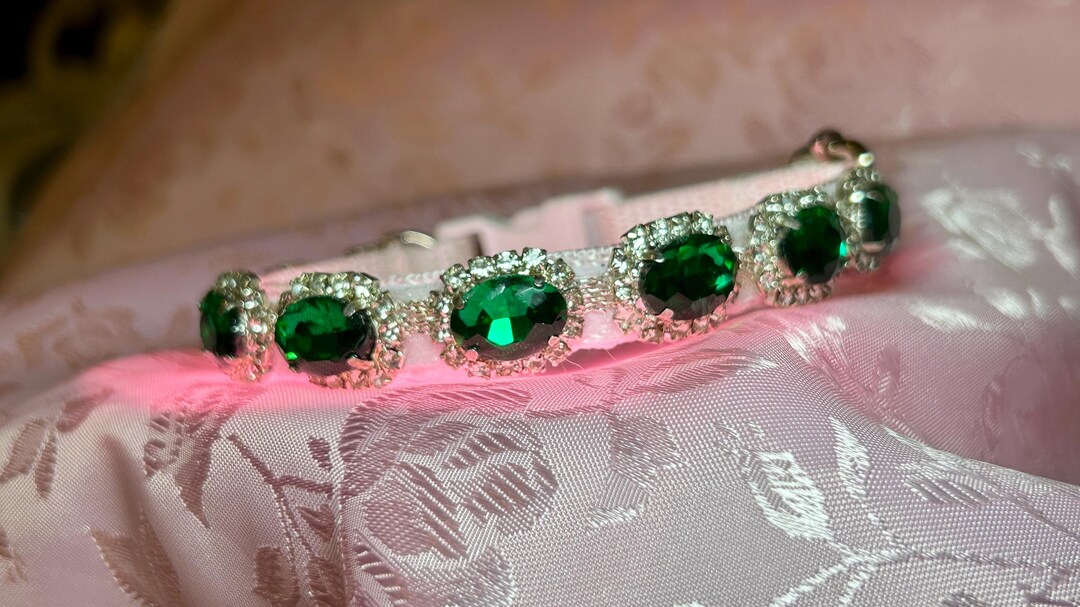 Sparkling Emerald Green Rhinestone Gems. Luxury Small Pet Collar With ...