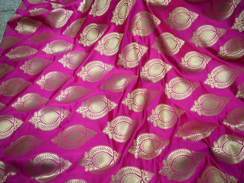 Buy 1.5 Meter Banarasi Magenta Brocade Fabric Indian Brocade Online in ...