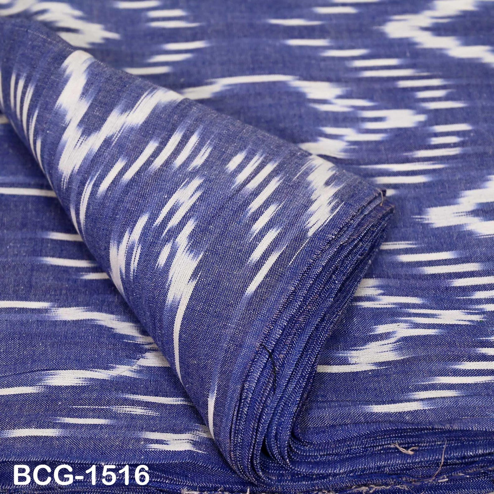 Ikat Cotton Fabric Hand Loom Ikat Pattern in Blue and White Color ...