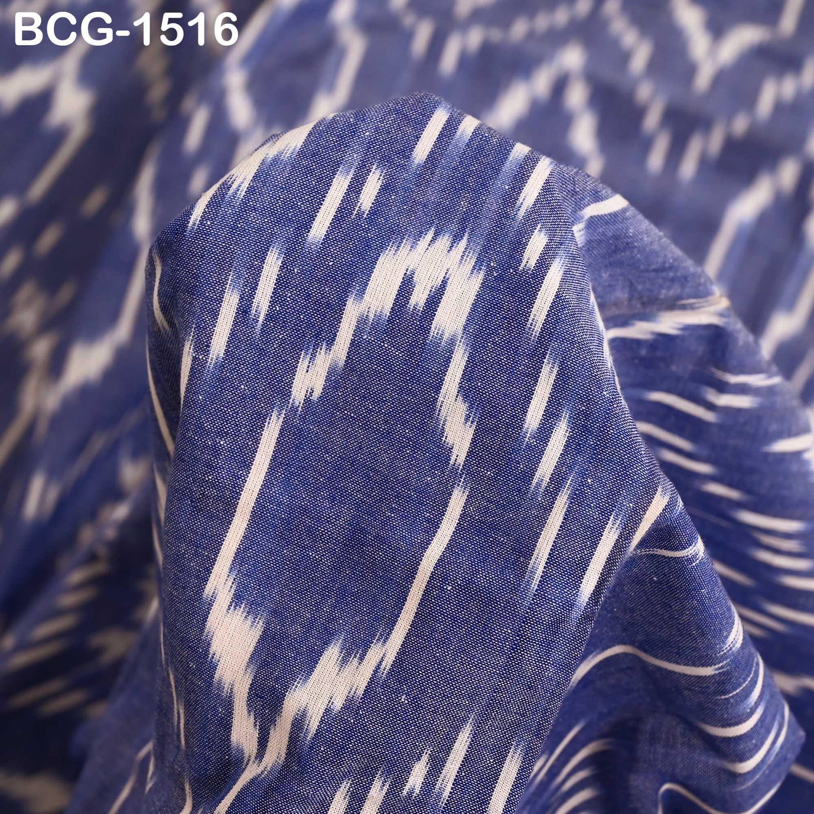 Ikat Cotton Fabric Hand Loom Ikat Pattern in Blue and White Color ...