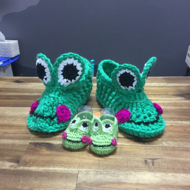 Frog Slippers - Etsy