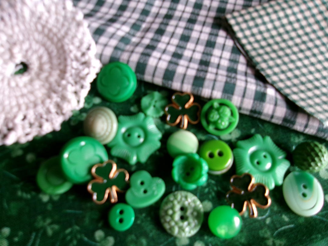Vintage Green Shamrock Buttons: St Patrick's Day Metal & Plastic Lot - Etsy