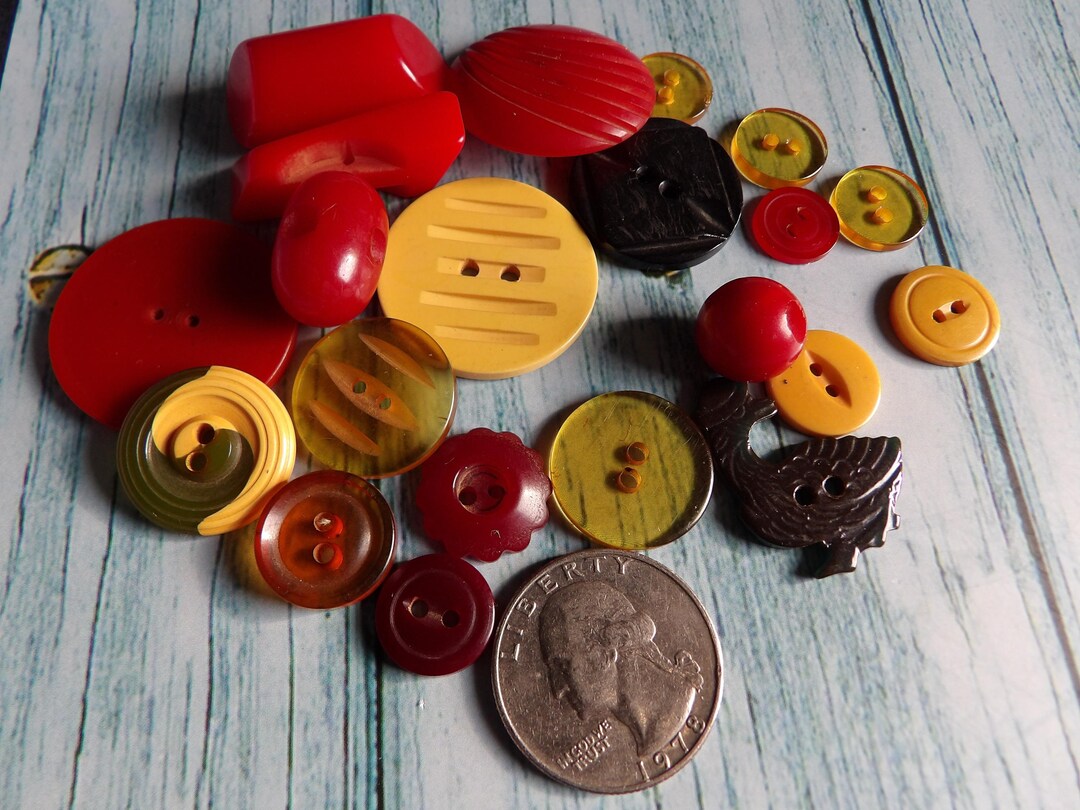 21 Vintage Bakelite Buttons Cherry Red 2 Color Swirl, Yellow & Green #2 ...