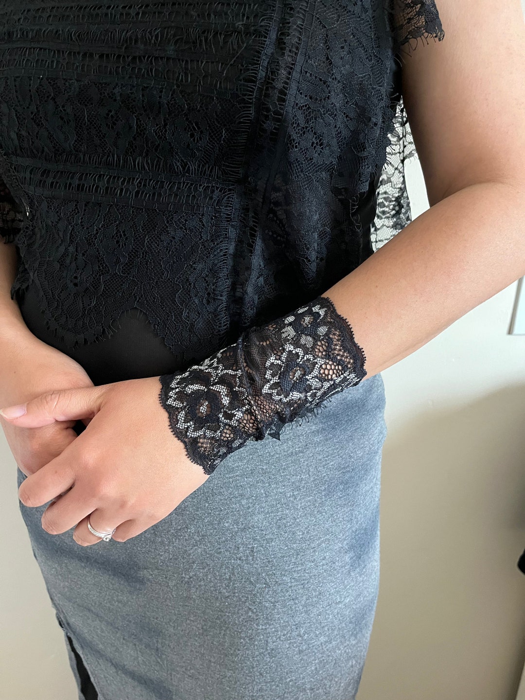 1 Piece Black Arm Band Stretch Lace Arm Cuff Cover Scar Tattoo Wrist ...