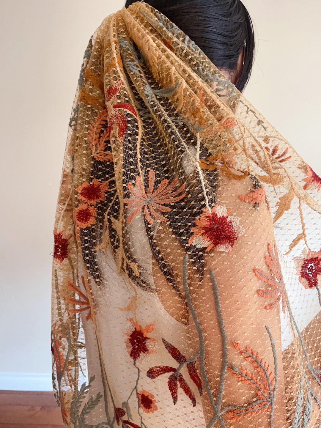 Shorty Golden Autumn Veil, Elbow Length, Embroidered Flower Veil, Rust ...