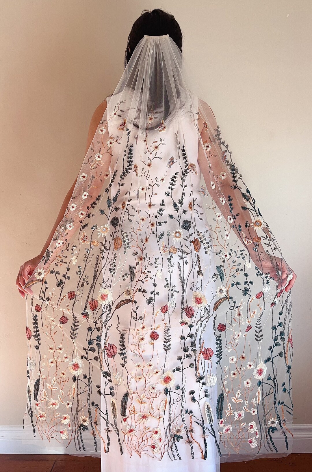 Water Lily Embroidered Flower Beige Veil Floral Wedding Veil Unique ...