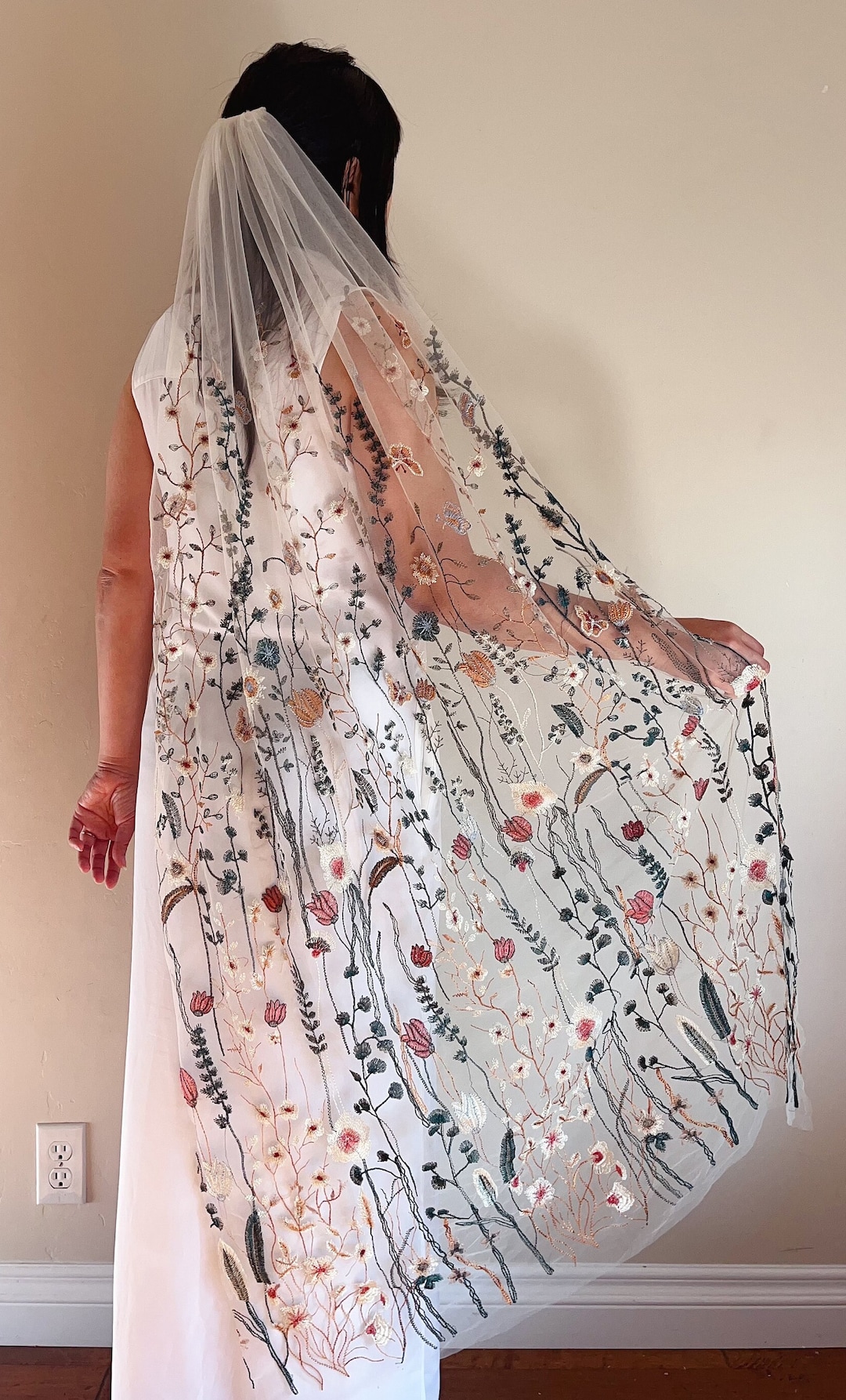 Water Lily Embroidered Flower Beige Veil Floral Wedding Veil Unique ...