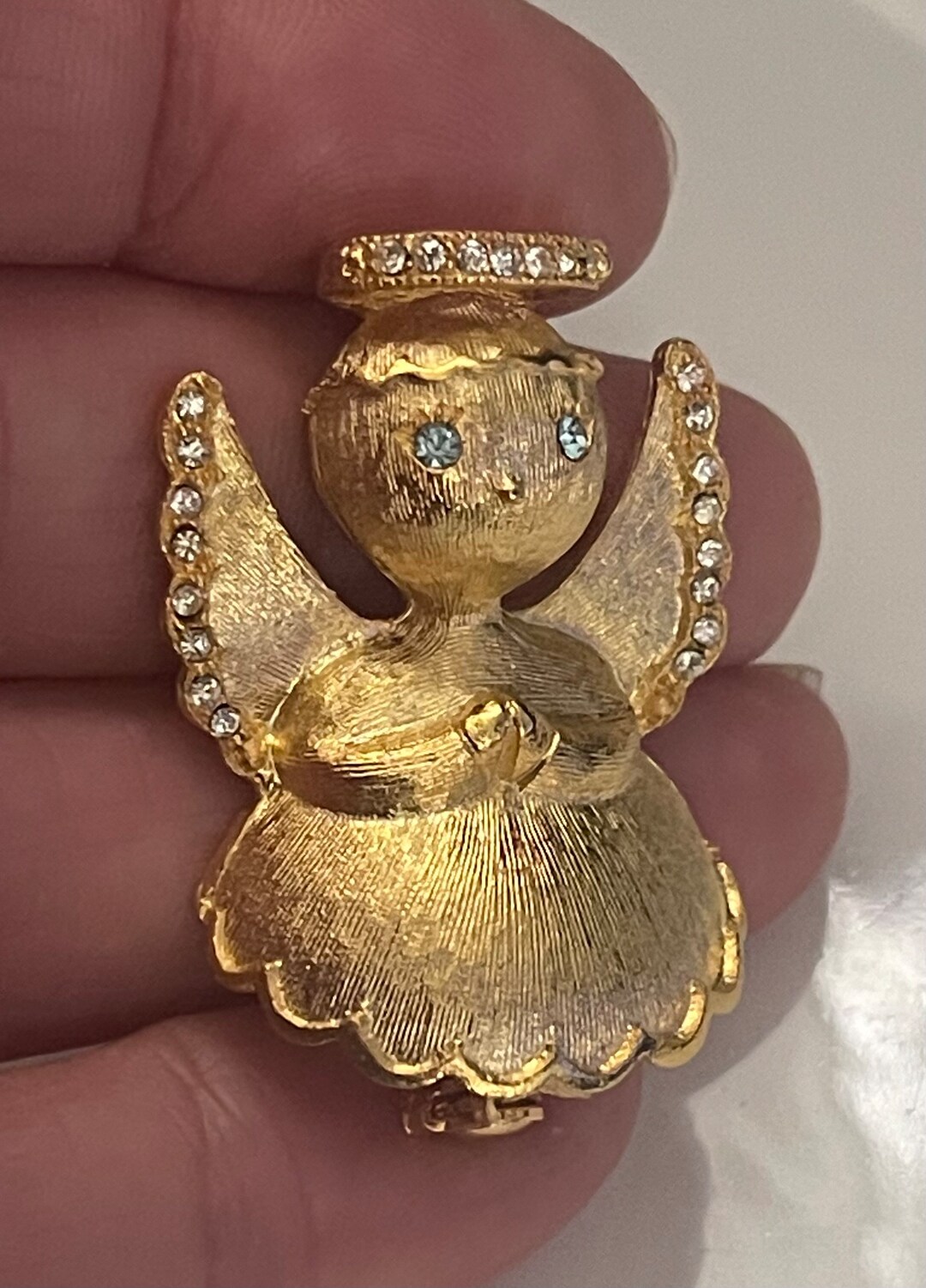 Vintage Angel Brooch in Gold Color Metal-signed L. Razza-measures 1” X ...