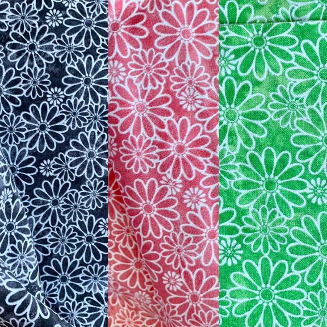 FLORAL DAISY FLOWER Fabric 100% Cotton Fabric Sold by 1/2 Yard Quilting ...