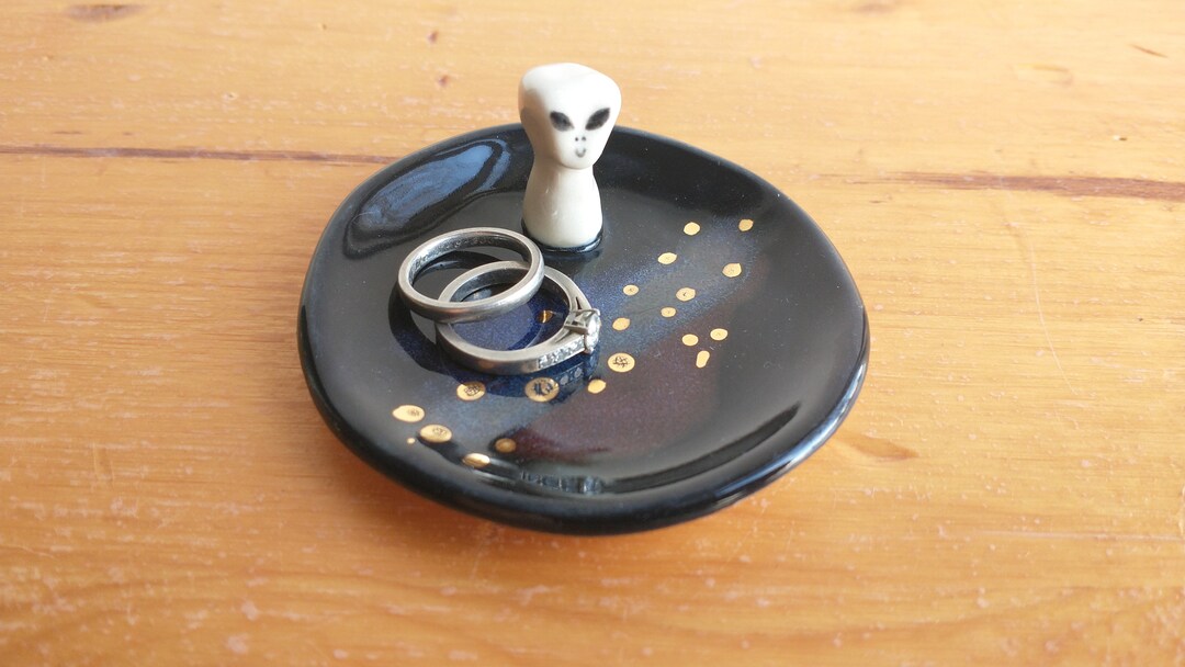Alien in Space Ring Trinket Dish Figurine Porcelain Ceramic - Etsy