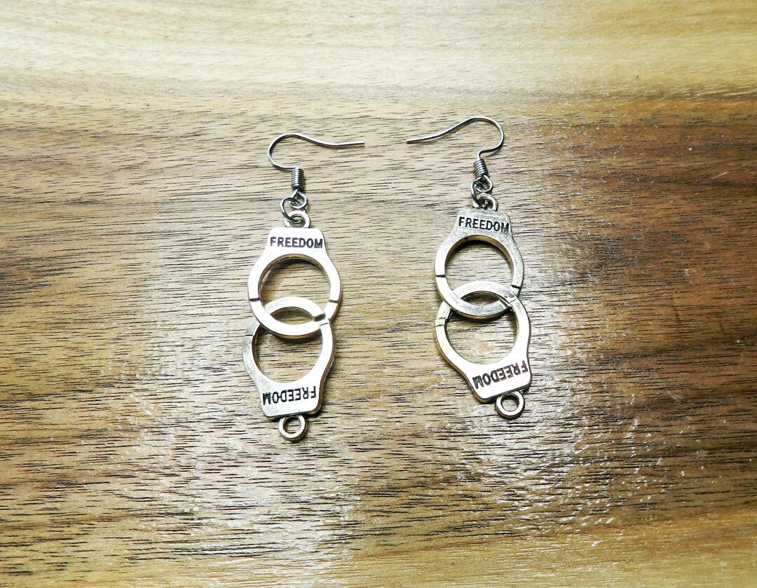 Metal Freedom Handcuffs Dangle Earring Set, Birthday Gift, Novelty ...