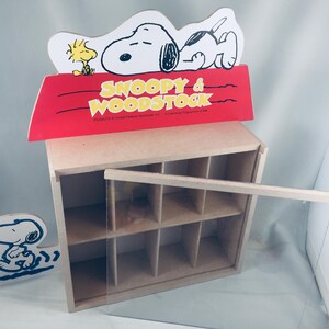 Peanuts Snoopy & Woodstock 8 Figurine Wall Decor Wooden Display Case ...