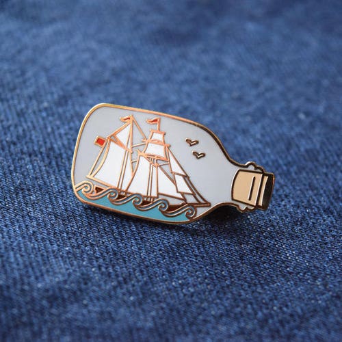 Seaside Enamel Pin. Gift Idea for Travellers Beach and Ocean | Etsy