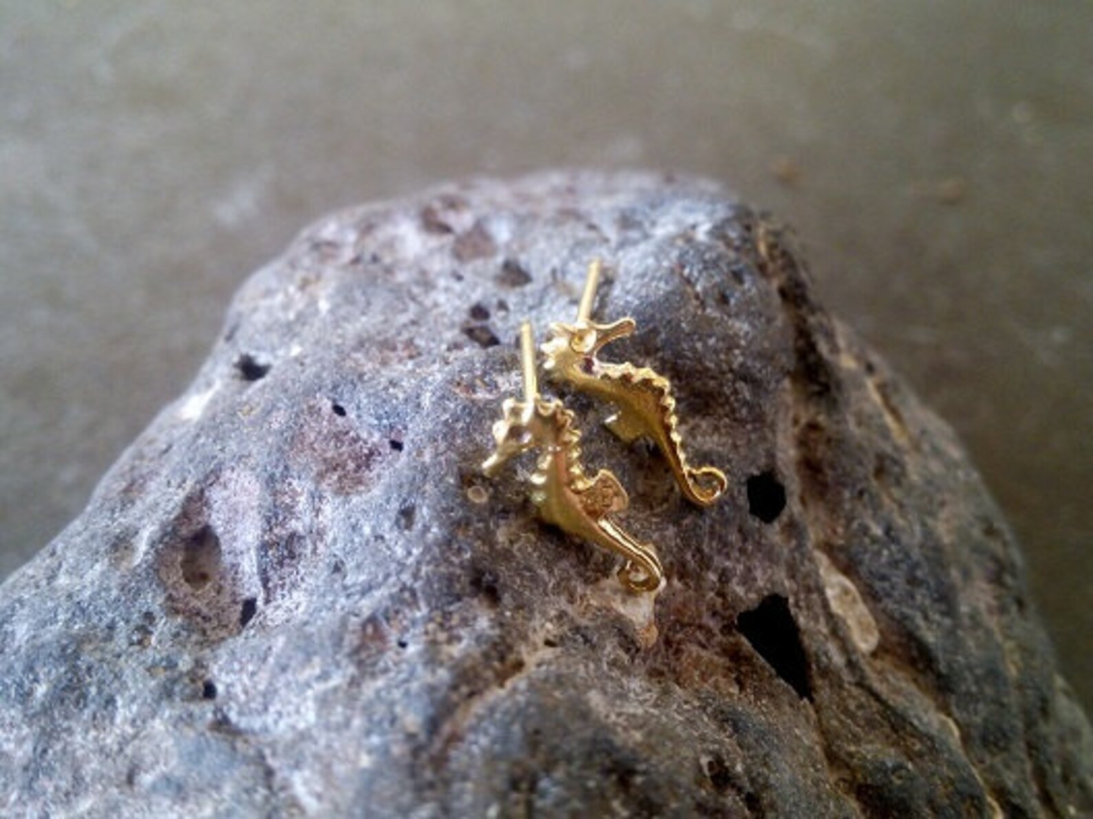 SALE! Gold Posts Stud, Tiny Seahorse Earrings,sea Horse Posts, Stud ...